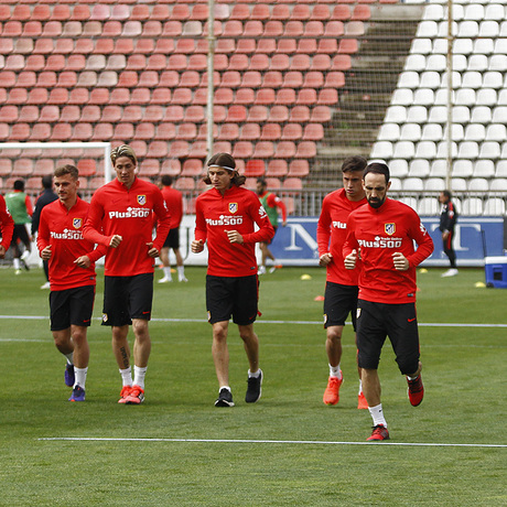 Morning session at the Wanda Training Complex with work divided into ...